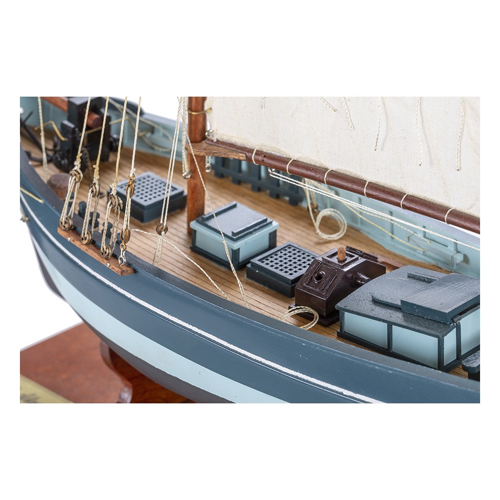 MODEL LOBSTER FISHING BOAT