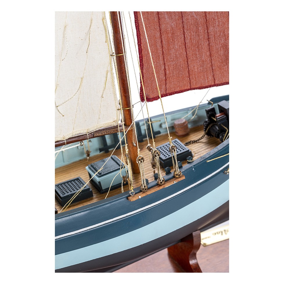 MODEL LOBSTER FISHING BOAT