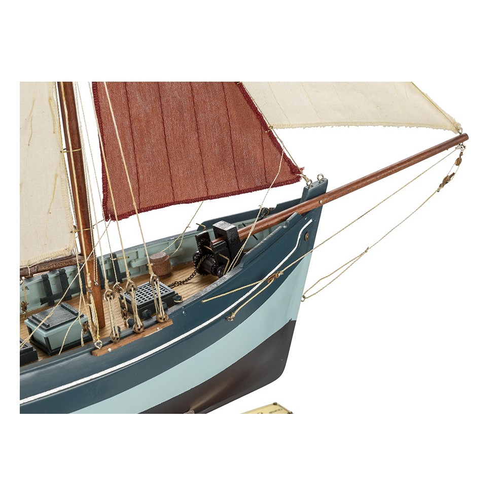 MODEL LOBSTER FISHING BOAT