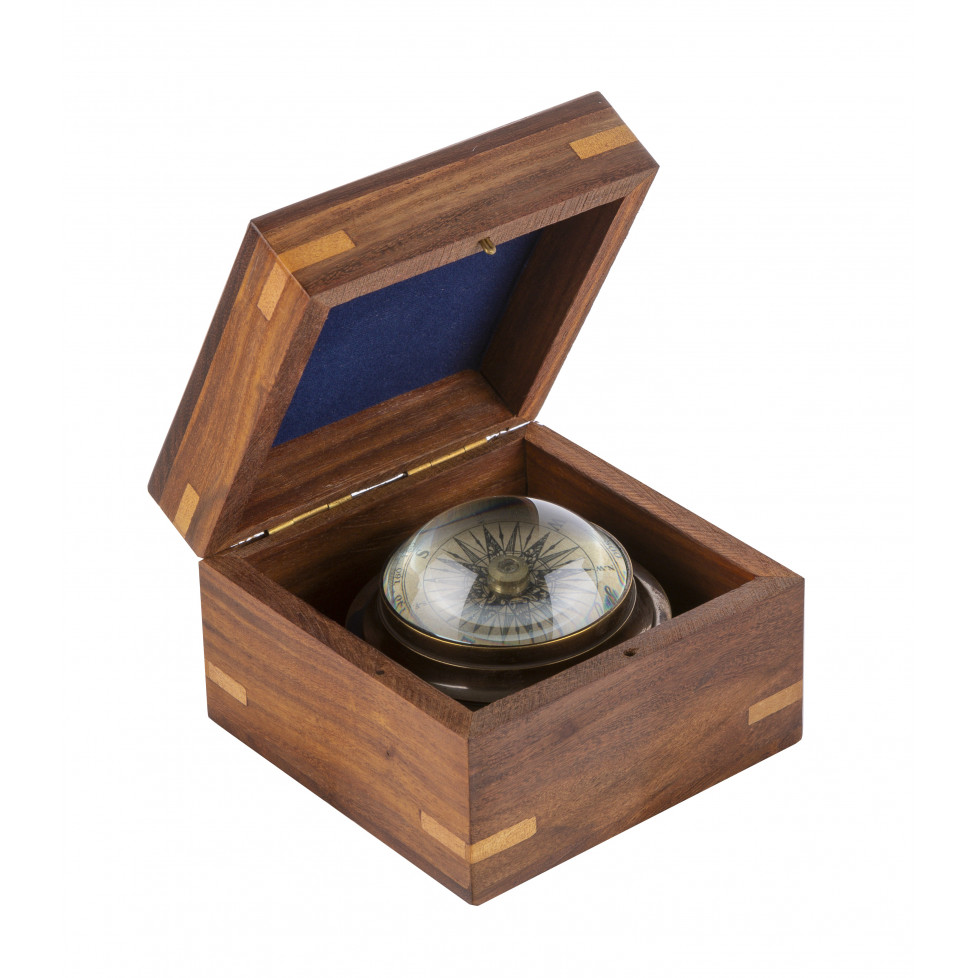 NAUTICAL COMPASS WITH MAGNIFIER